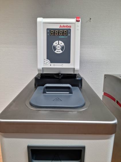 EXAKT 80S Plus Dreiwalzwerk mit CORIO CP-200F Kälte-Umwälzthermostat ...